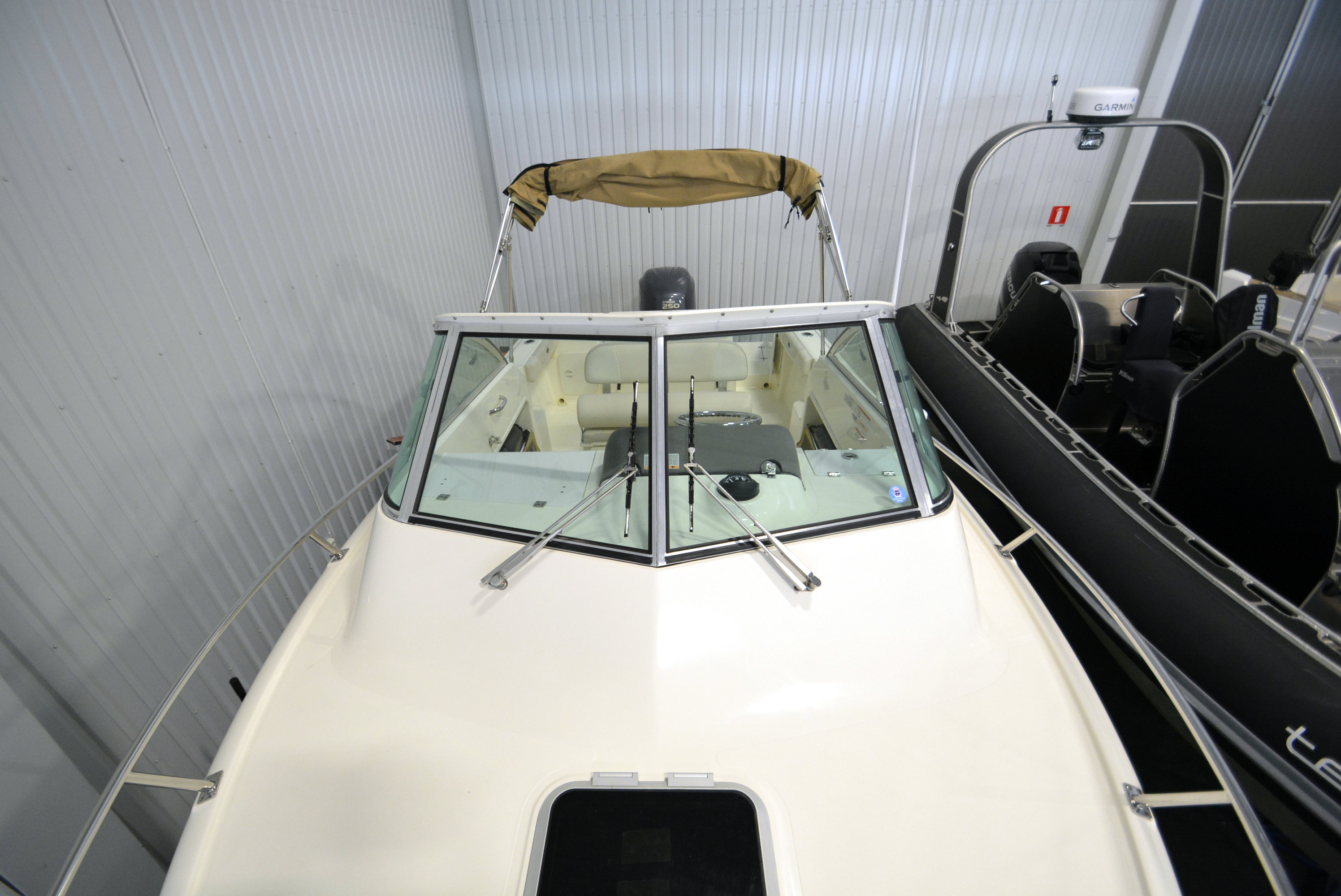 Pursuit OS 235 | Seacastle