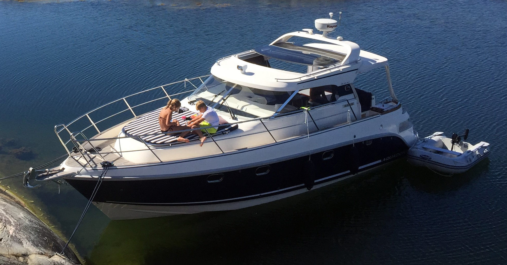 Aquador 33 HT | Seacastle