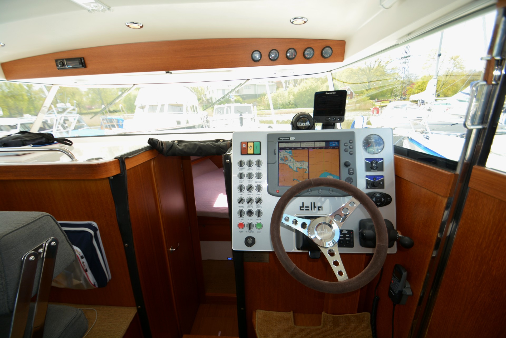 Delta 34 SW | Side walk | Båtförmedling | Seacastle