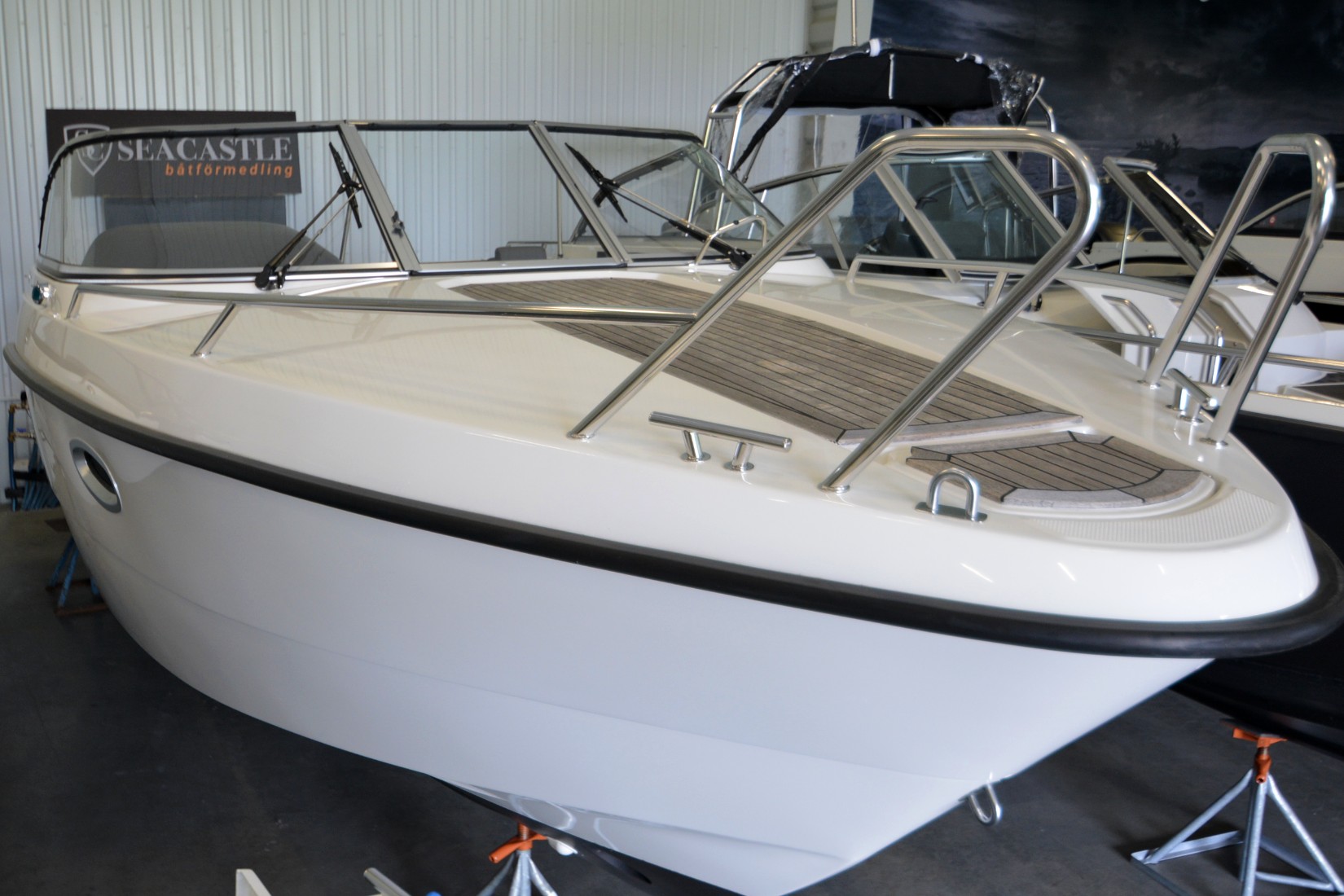 AMT 230 DC | Seacastle