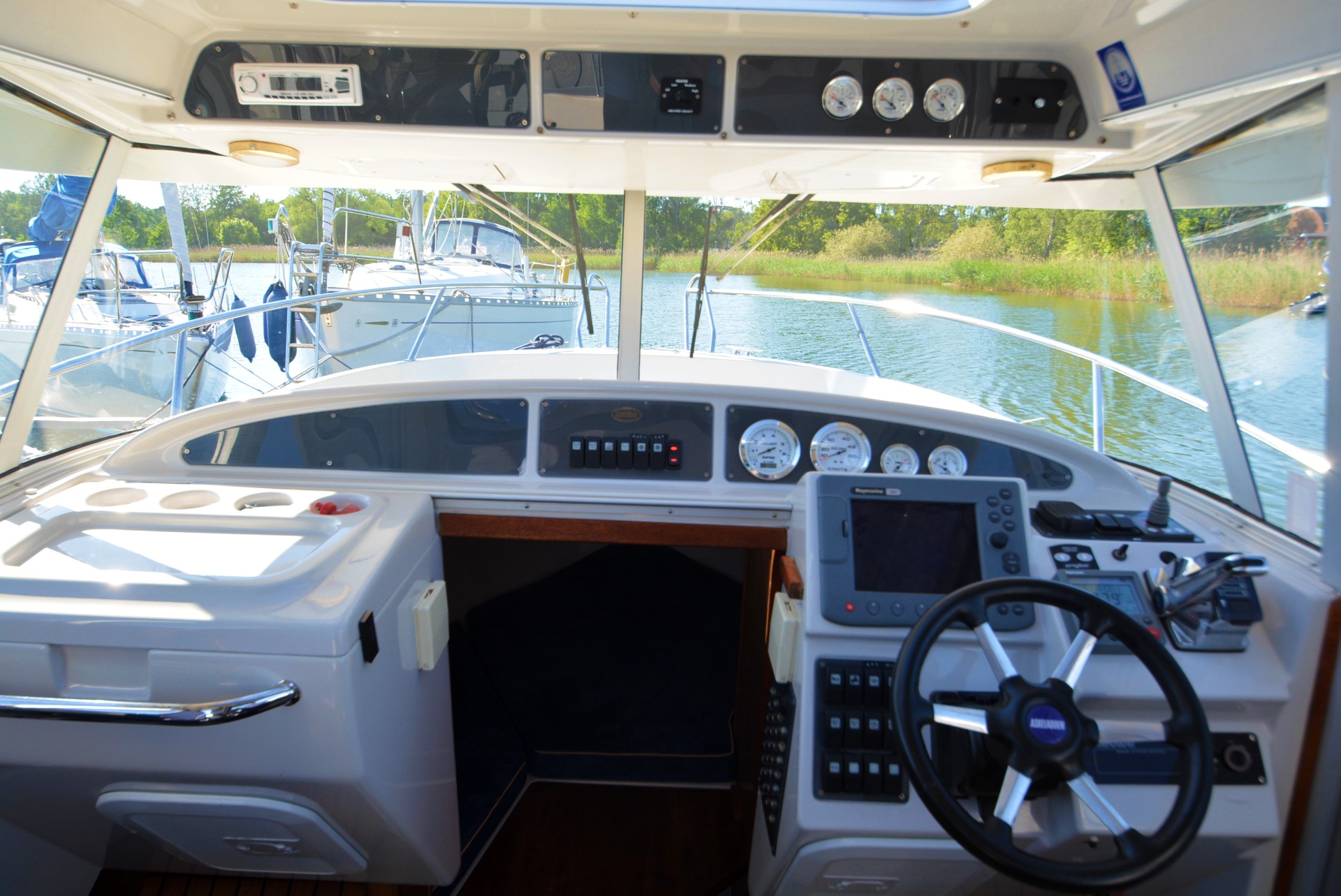 Askeladden 805 Commuter | Seacastle