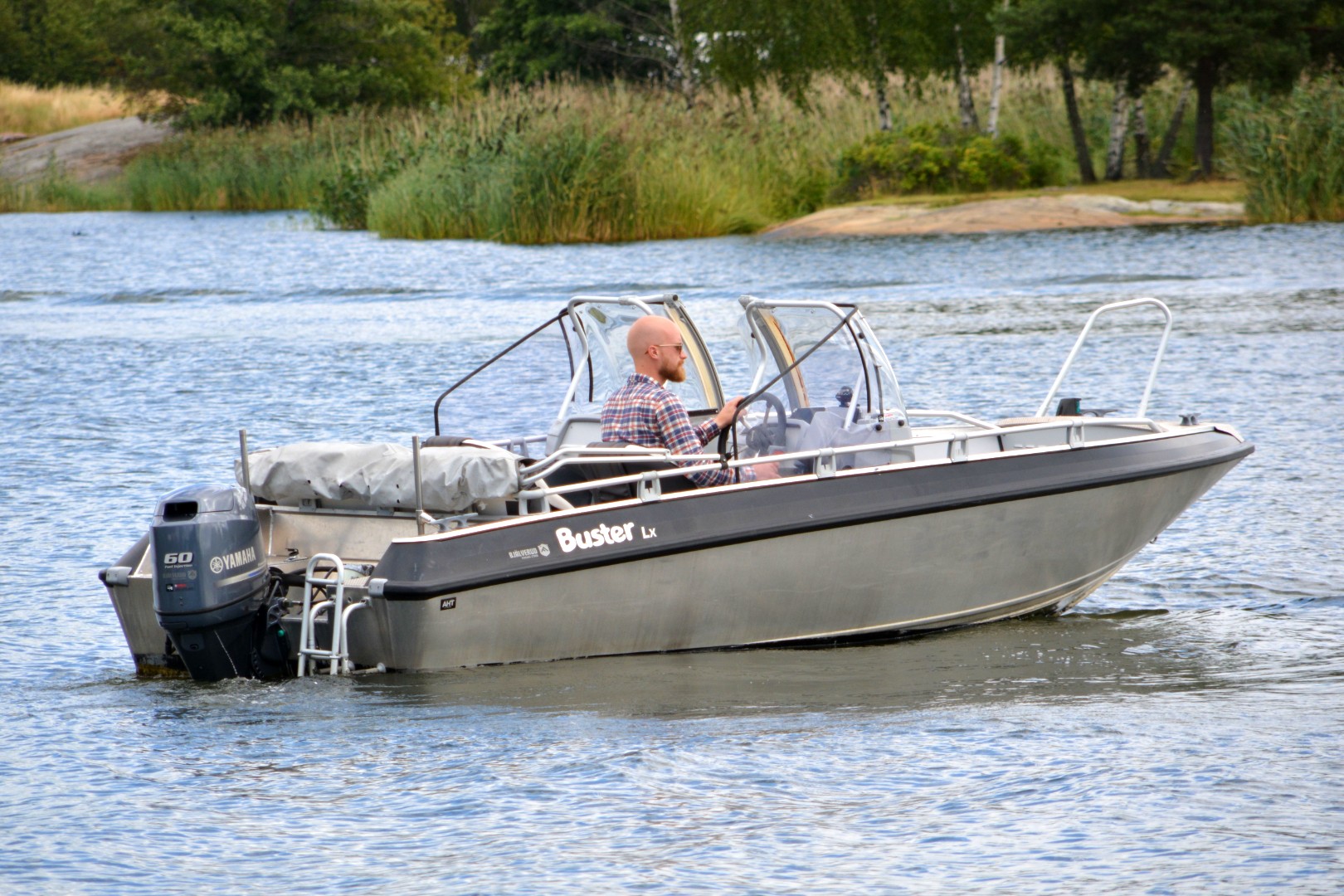 Buster LX | Seacastle