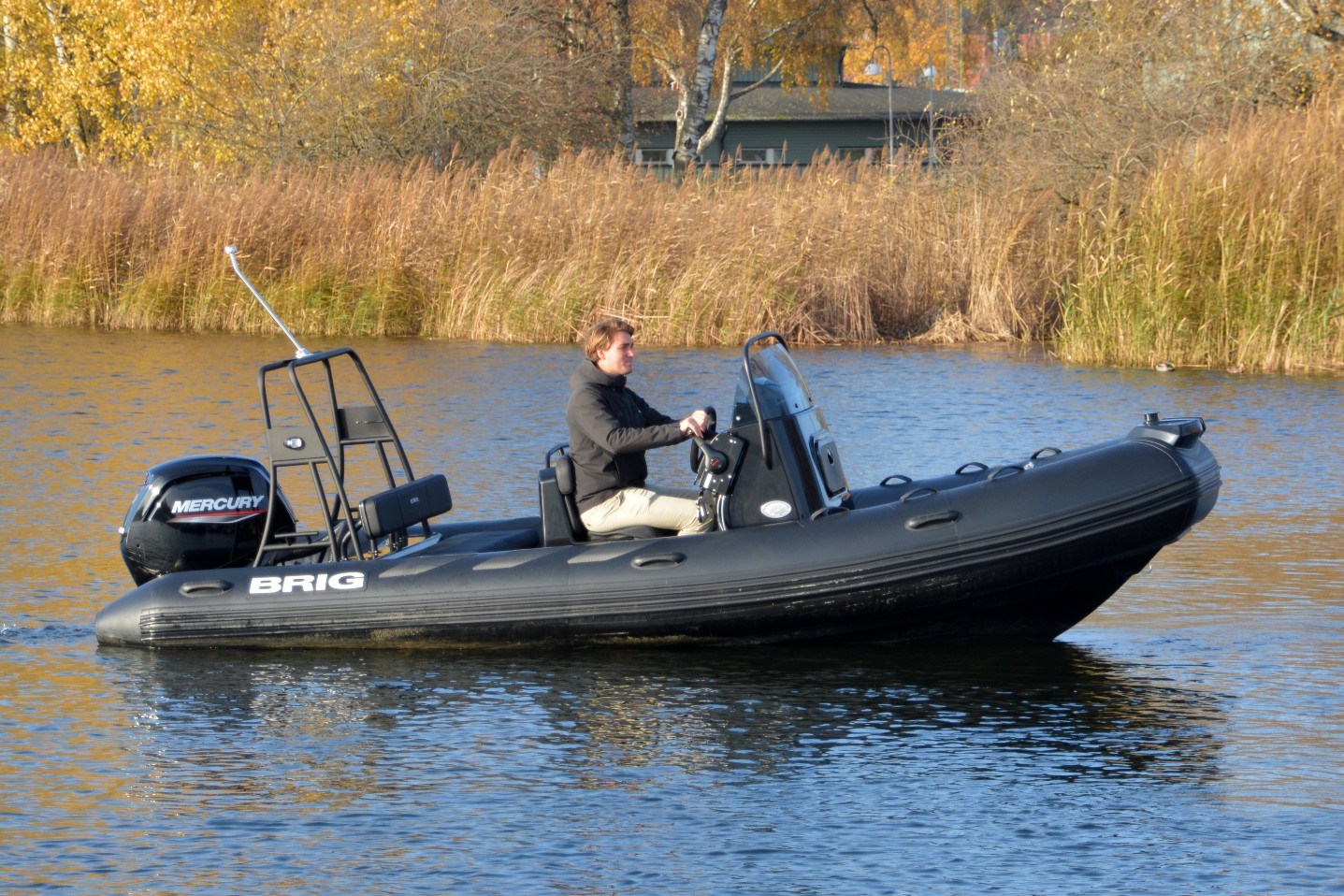 Brig Navigator 520P | Seacastle