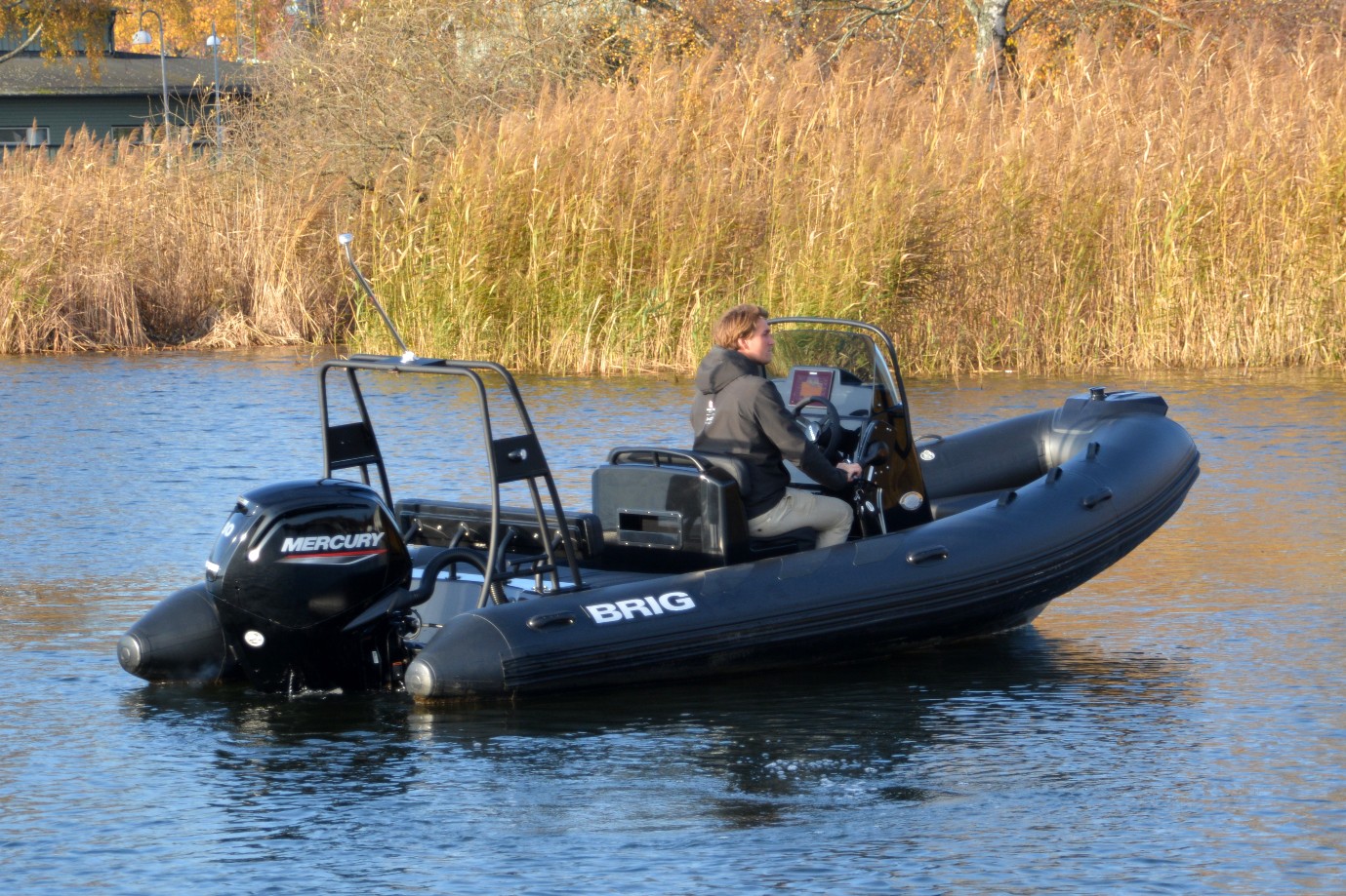 Brig Navigator 520P | Seacastle