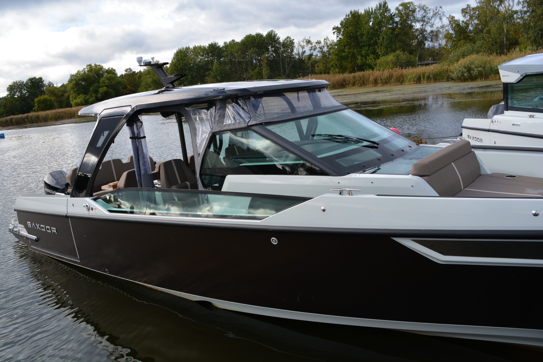 Saxdor 320 GTO | Seacastle