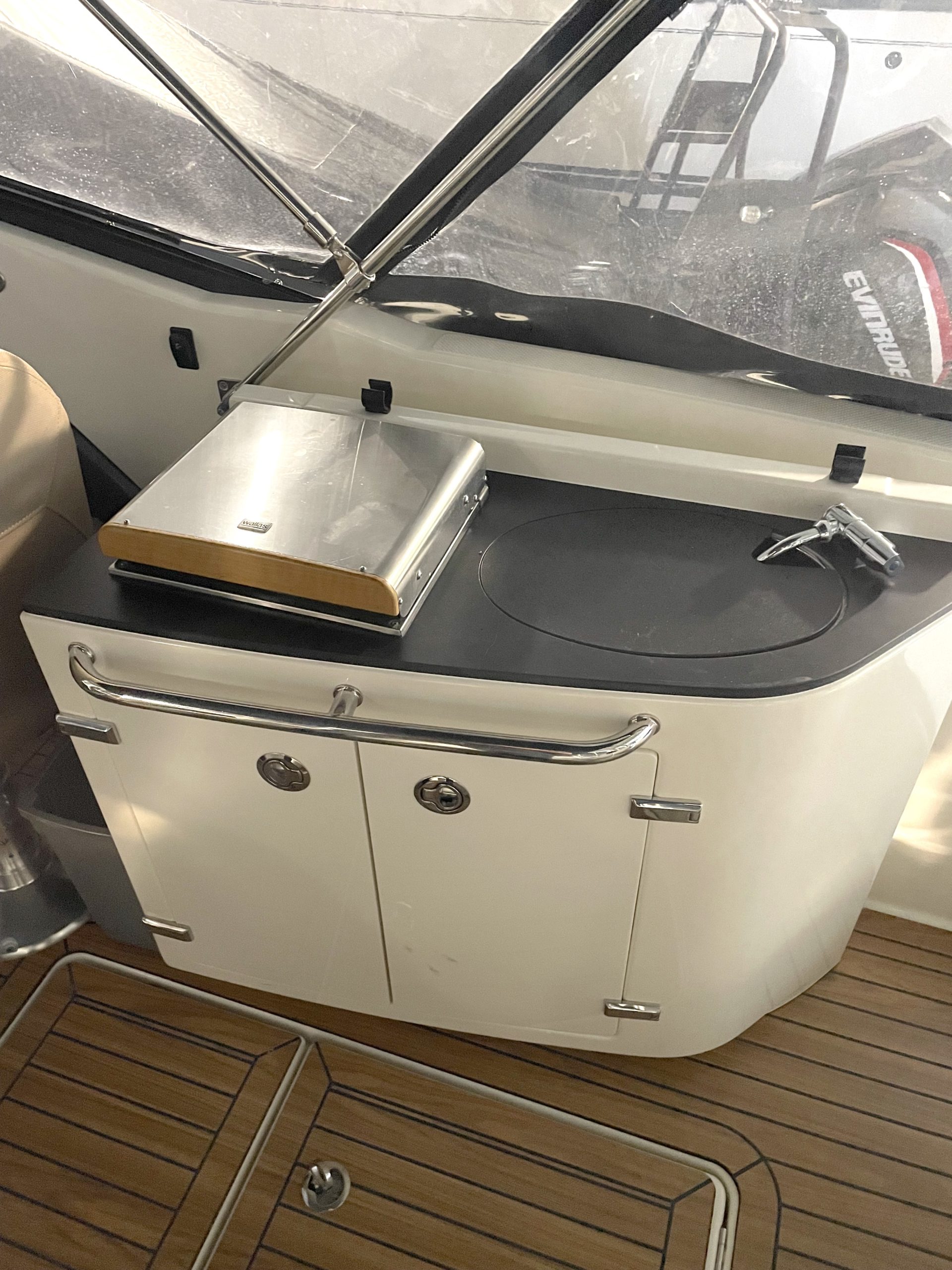 Uttern D70 ”Premium Edition” | Seacastle