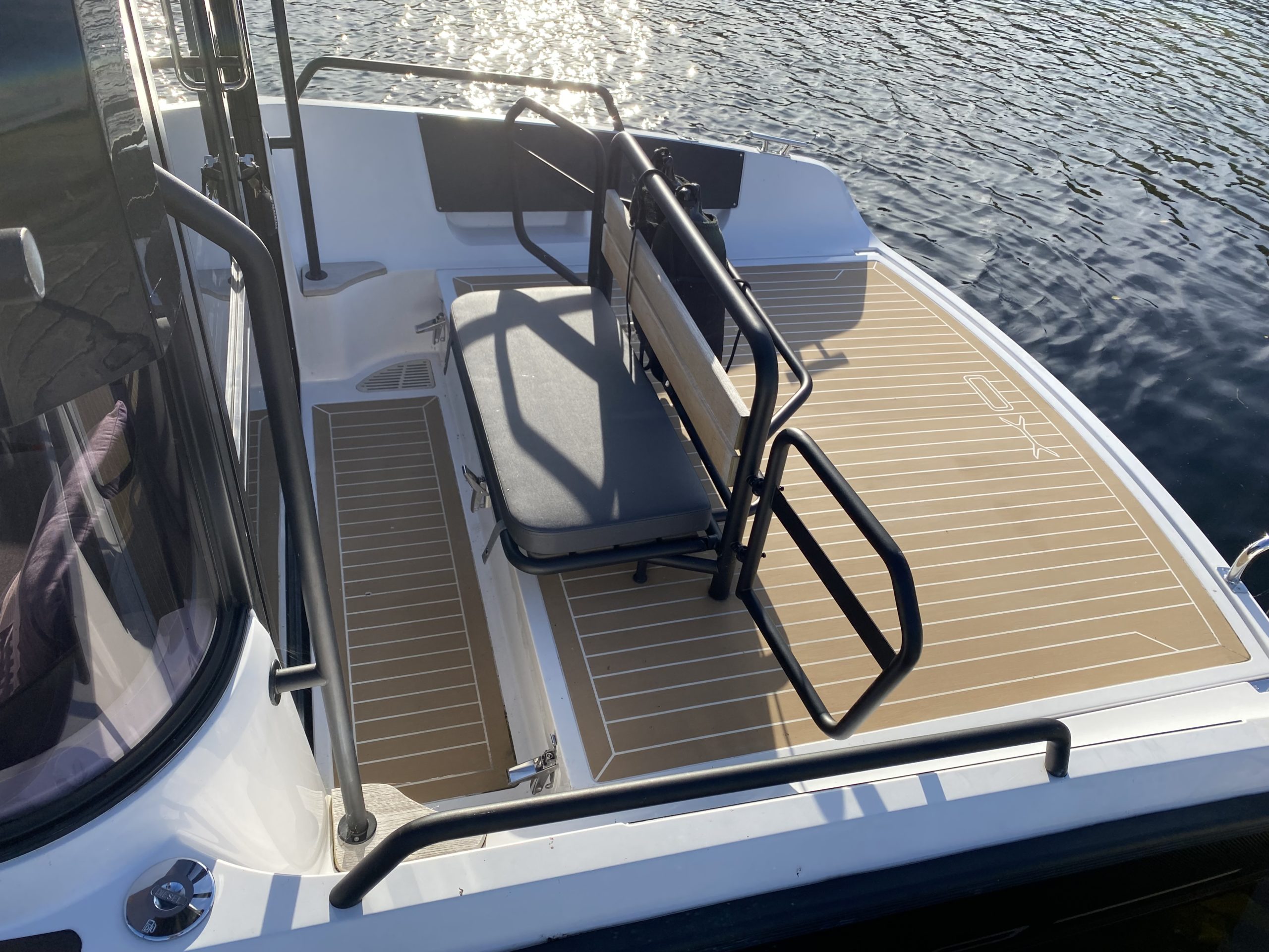 XO 270 Cabin | Seacastle